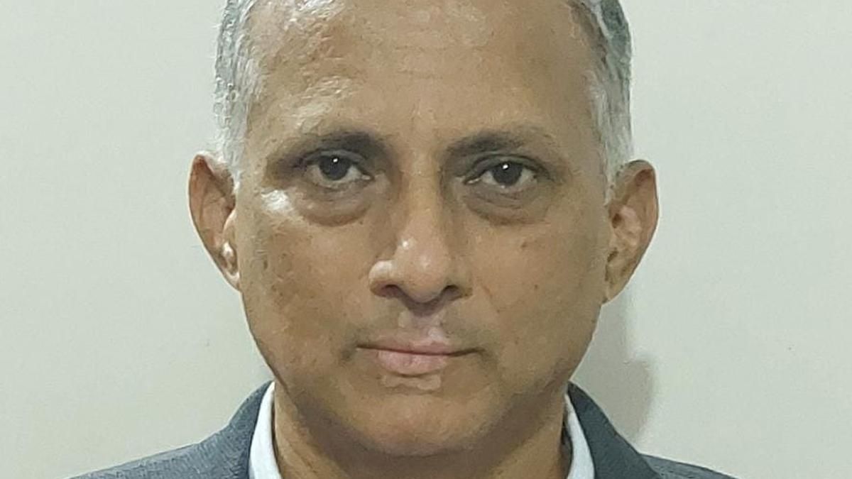 S.V. Krishnamurthy takes charge as VC of Kuvempu…