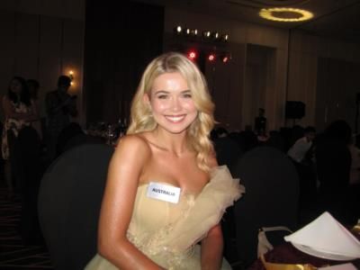 Elegant And Sophisticated: Kristen Wright's Stunning…