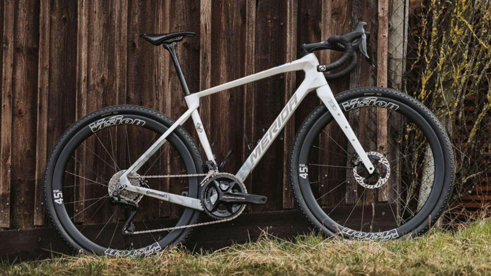 Merida unveils a one-of-a-kind Silex gravel bike…