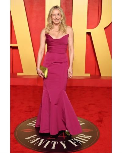 Chelsea Handler Exudes Elegance In Captivating Pink…
