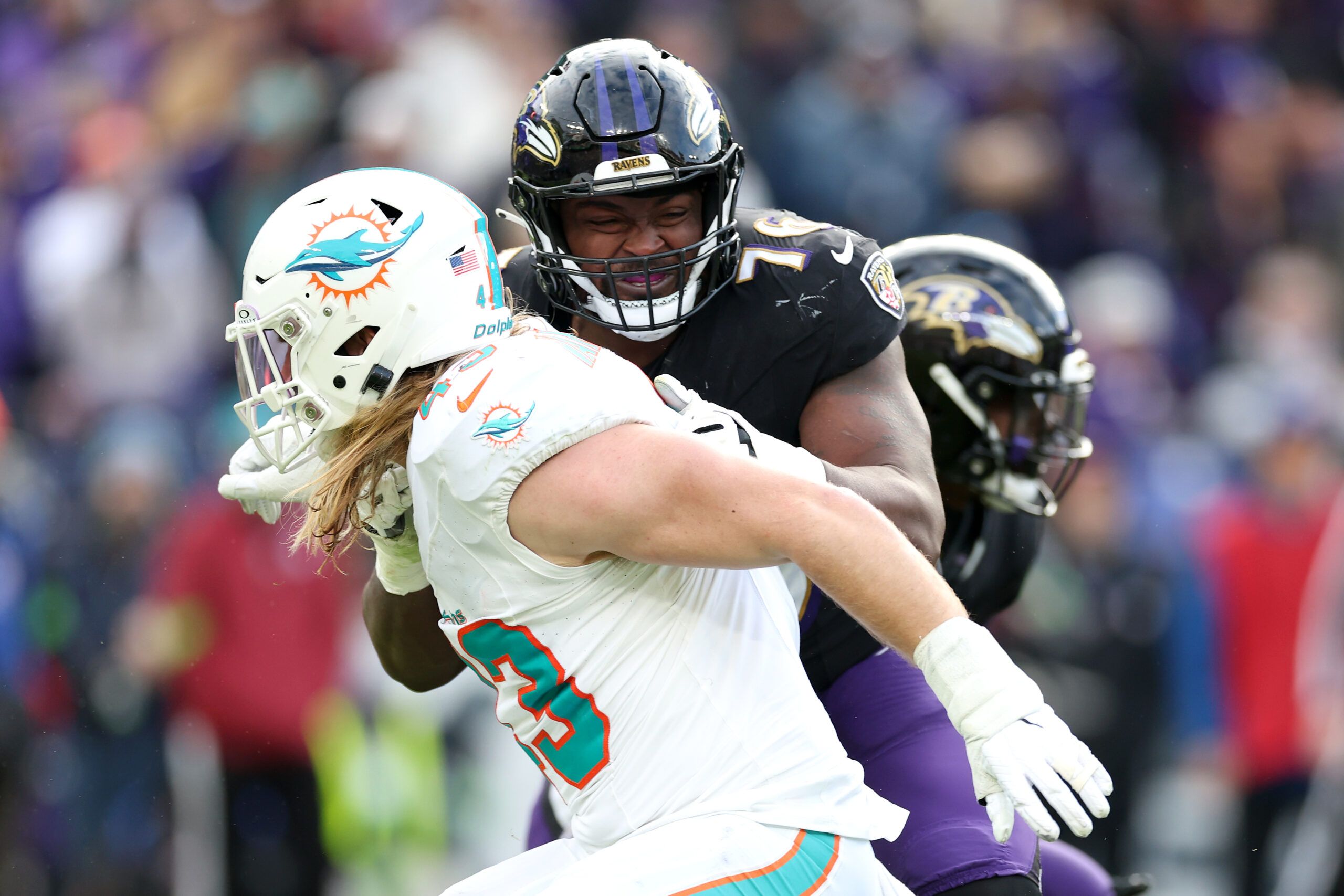 Former Ravens offensive guard John Simpson agrees to a…