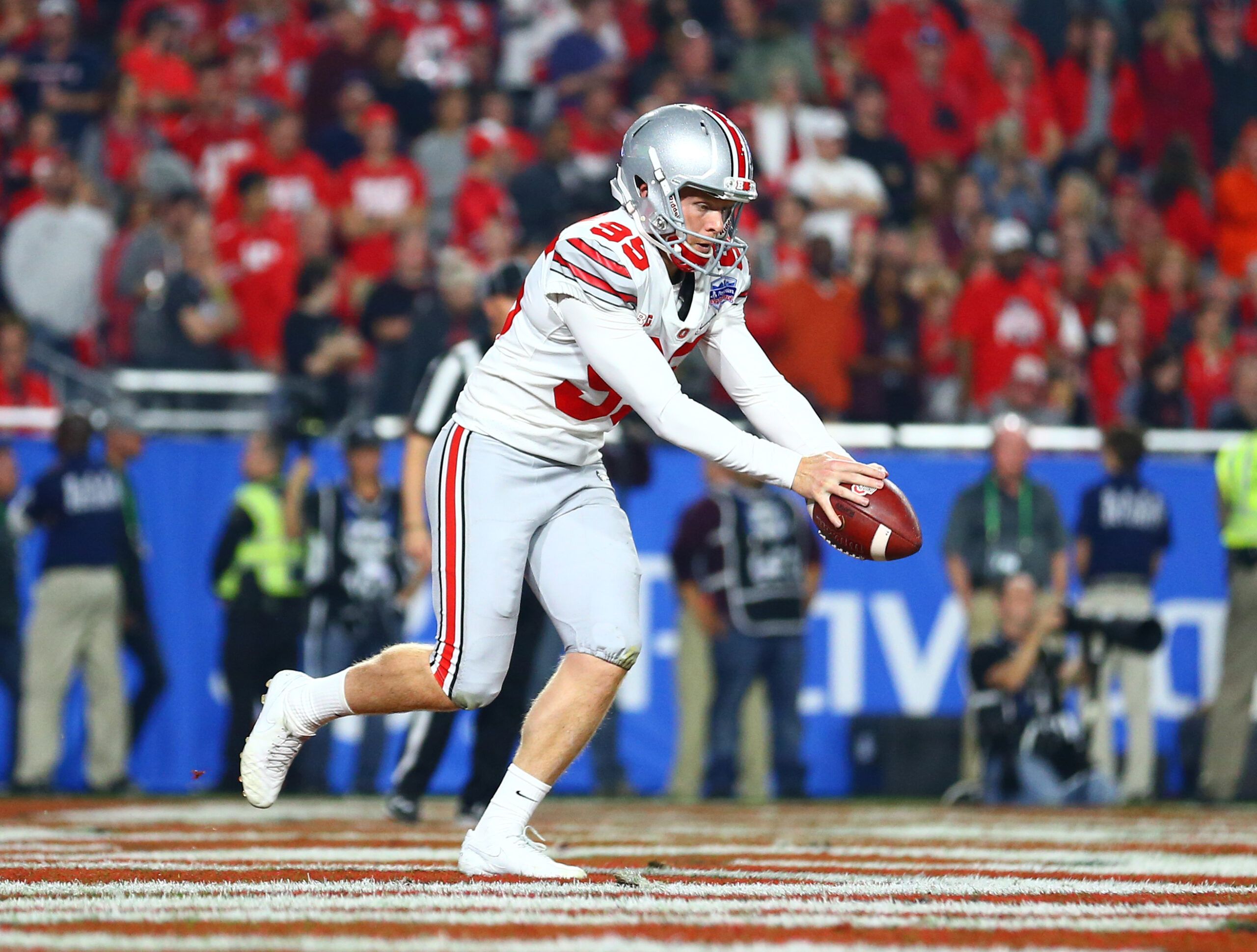 Former Ohio State punter Cameron Johnston signs with…