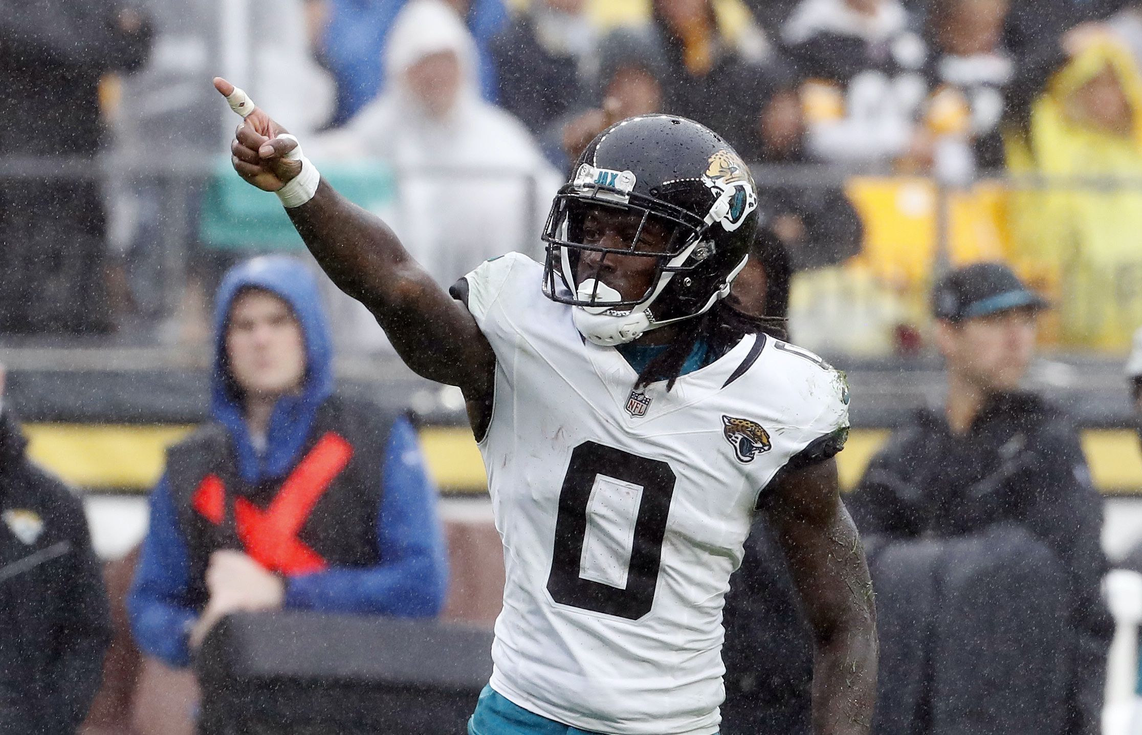 Titans signing Calvin Ridley to 4-year, $92 million…