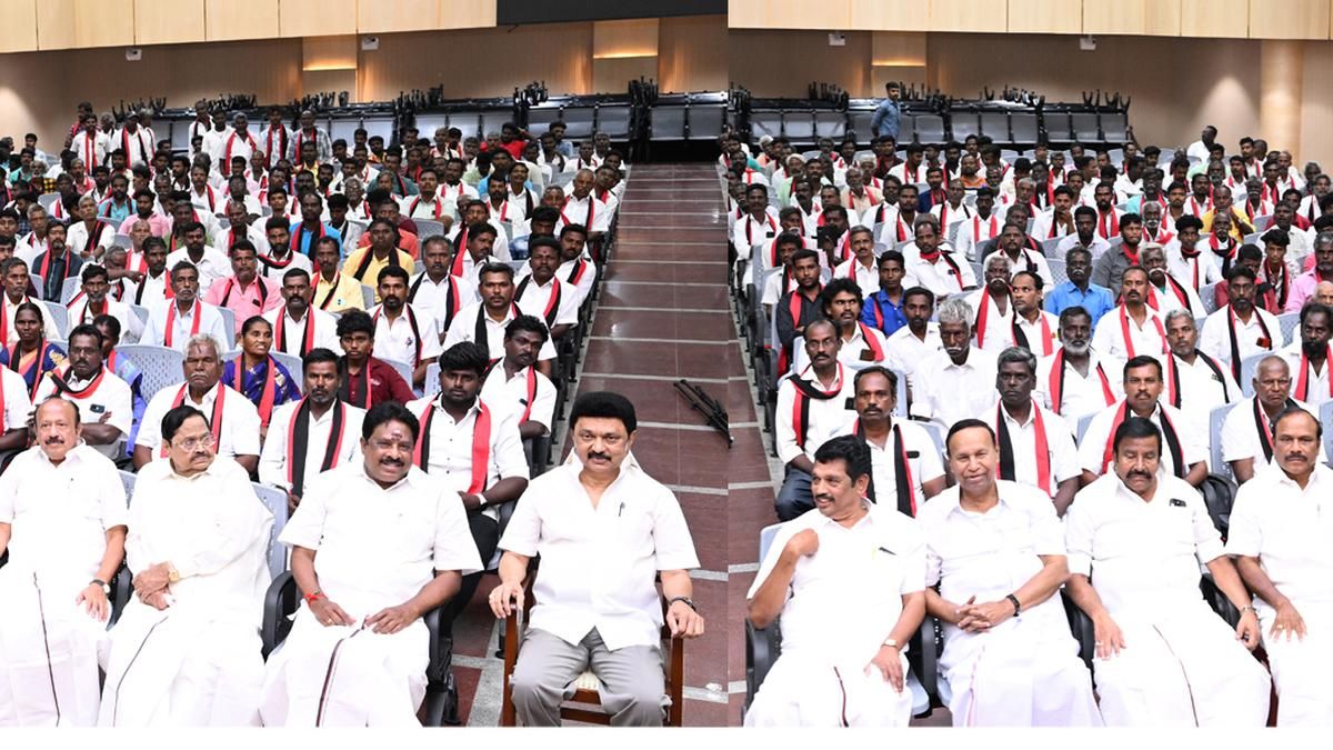 Lok Sabha polls | Former MP, former AIADMK MLA join DMK