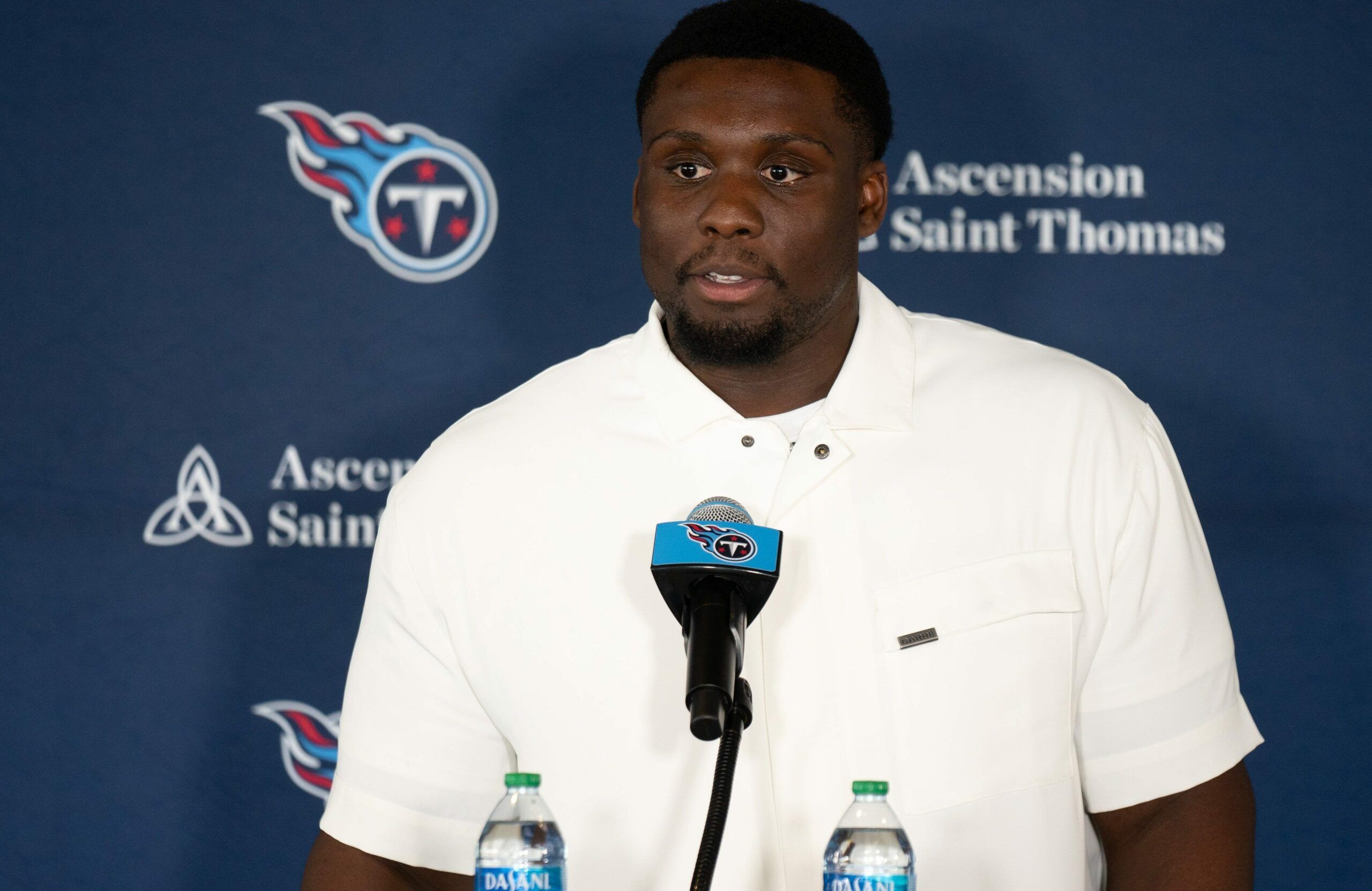 Titans C Lloyd Cushenberry endorses the ‘Cush Push’