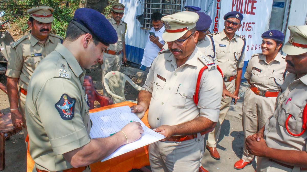 Tirupati police inspect inter-state check posts ahead…