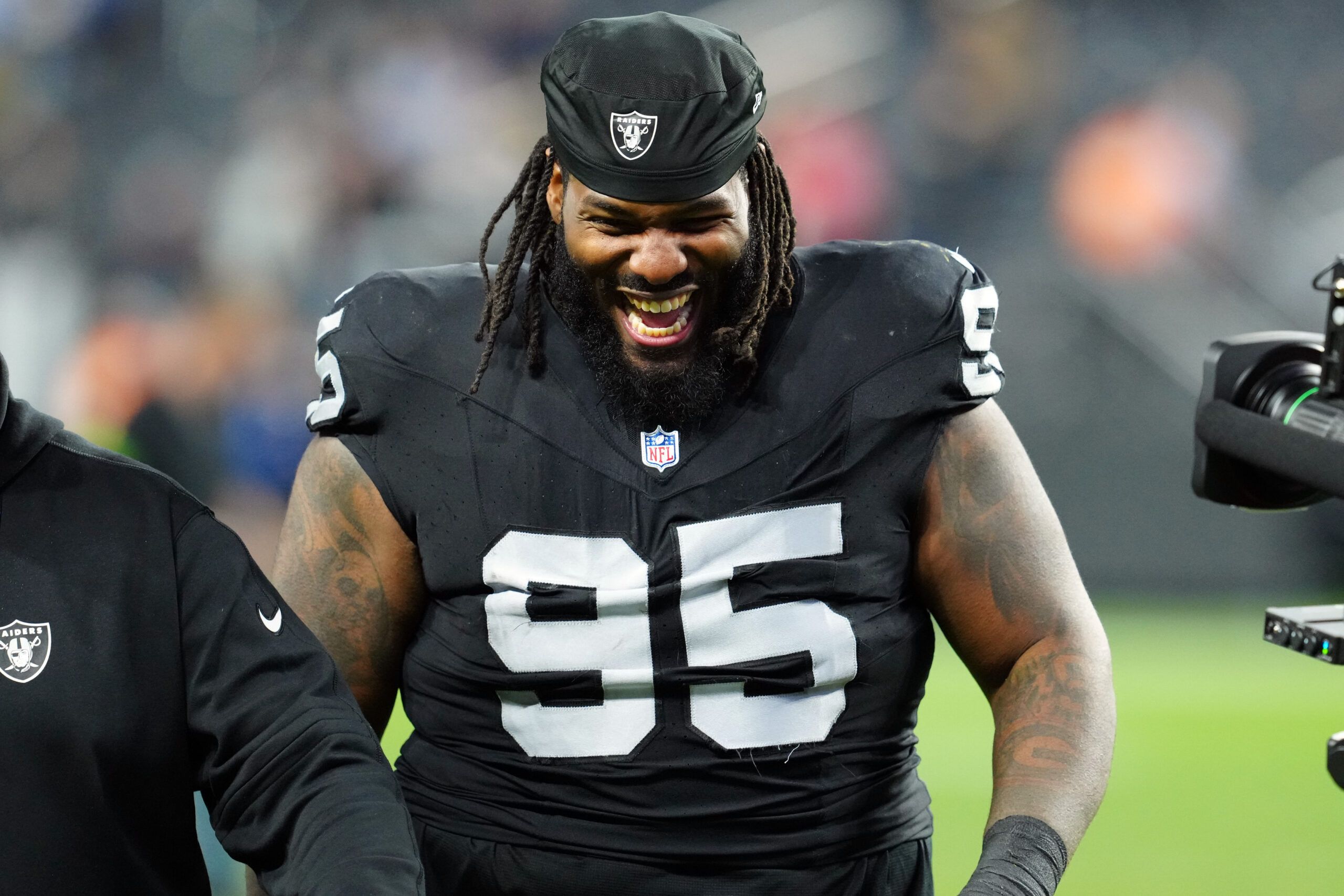Report: Raiders bring back DT John Jenkins on one-year…