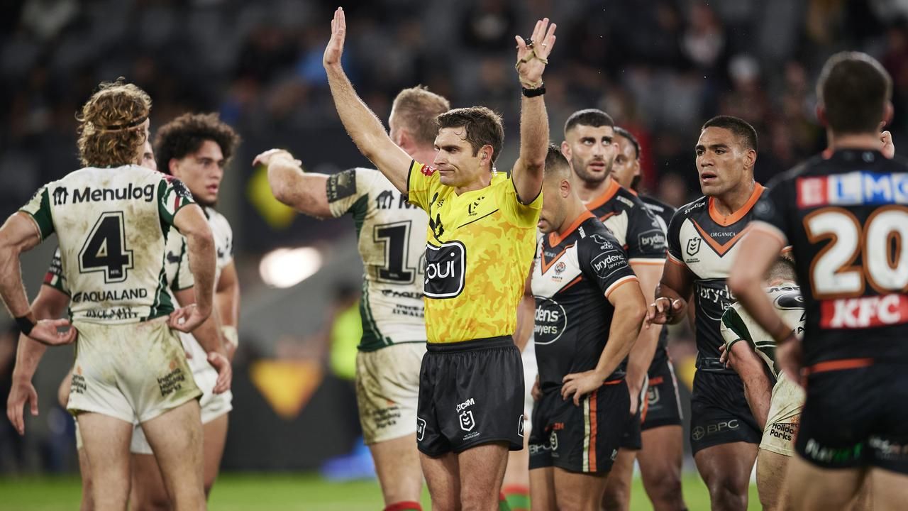 NRL drops referee after no-try call in Bulldogs game
