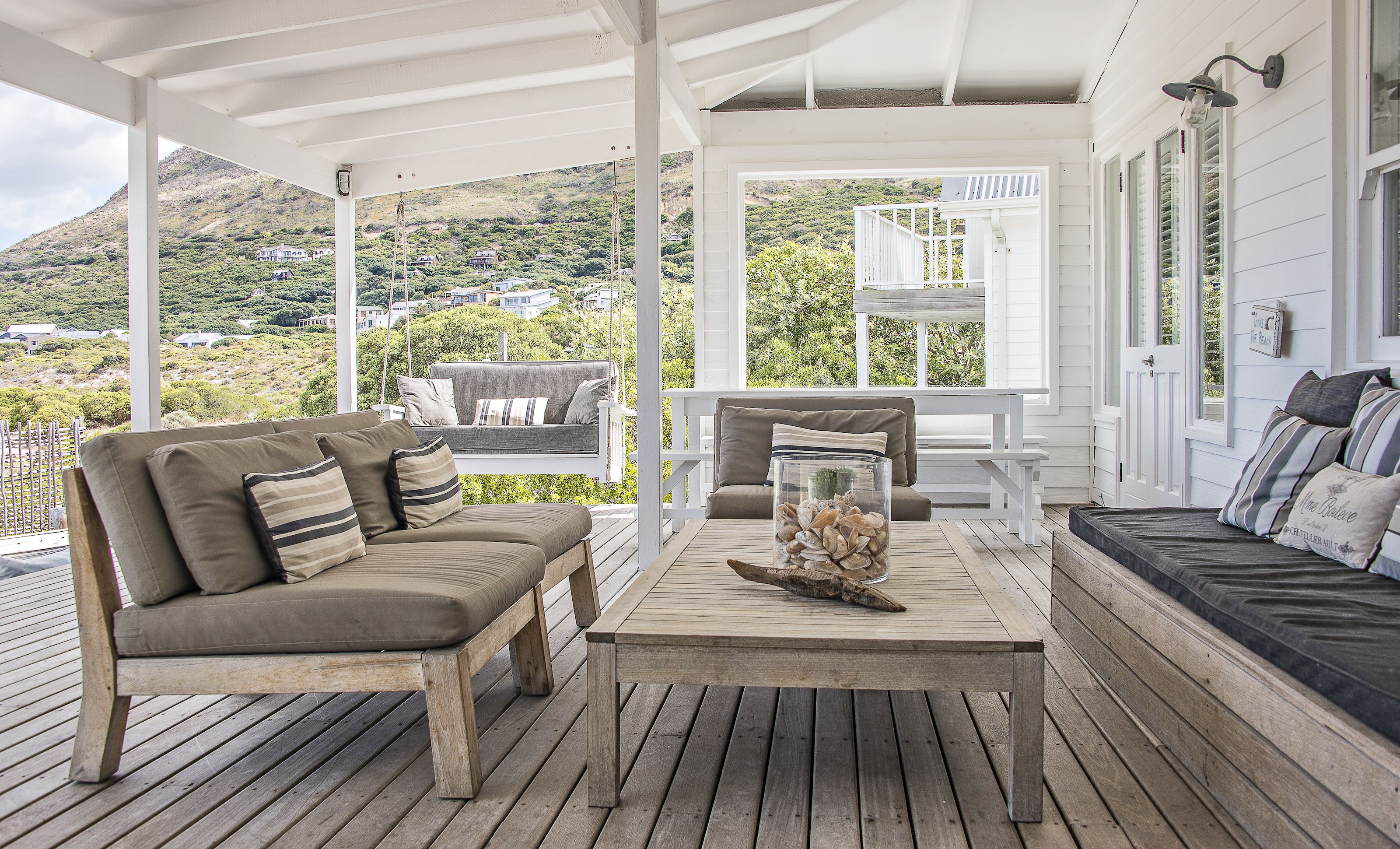 5 Things to do to Revive Outdoor Furniture for a New…