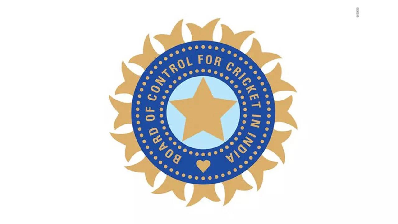 Mithun Manhas, Nikhil Chopra, junior selector Krishan…