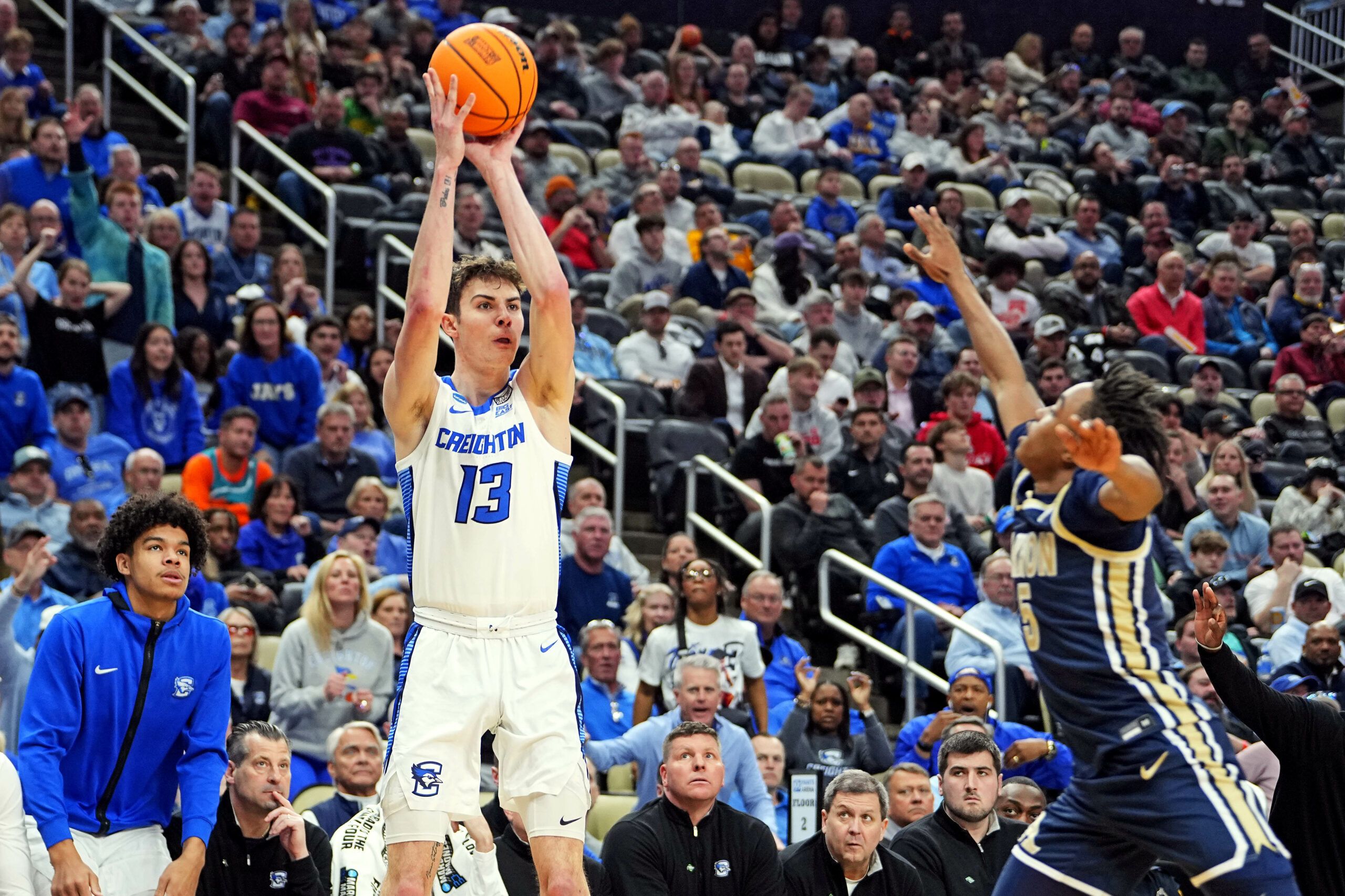 Meet Creighton’s Mason Miller, the son of a 2-time NBA…