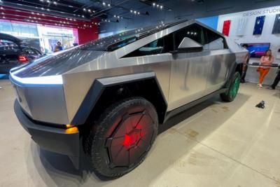 Celebrities Embrace Tesla's Cybertruck, Boosting Its…