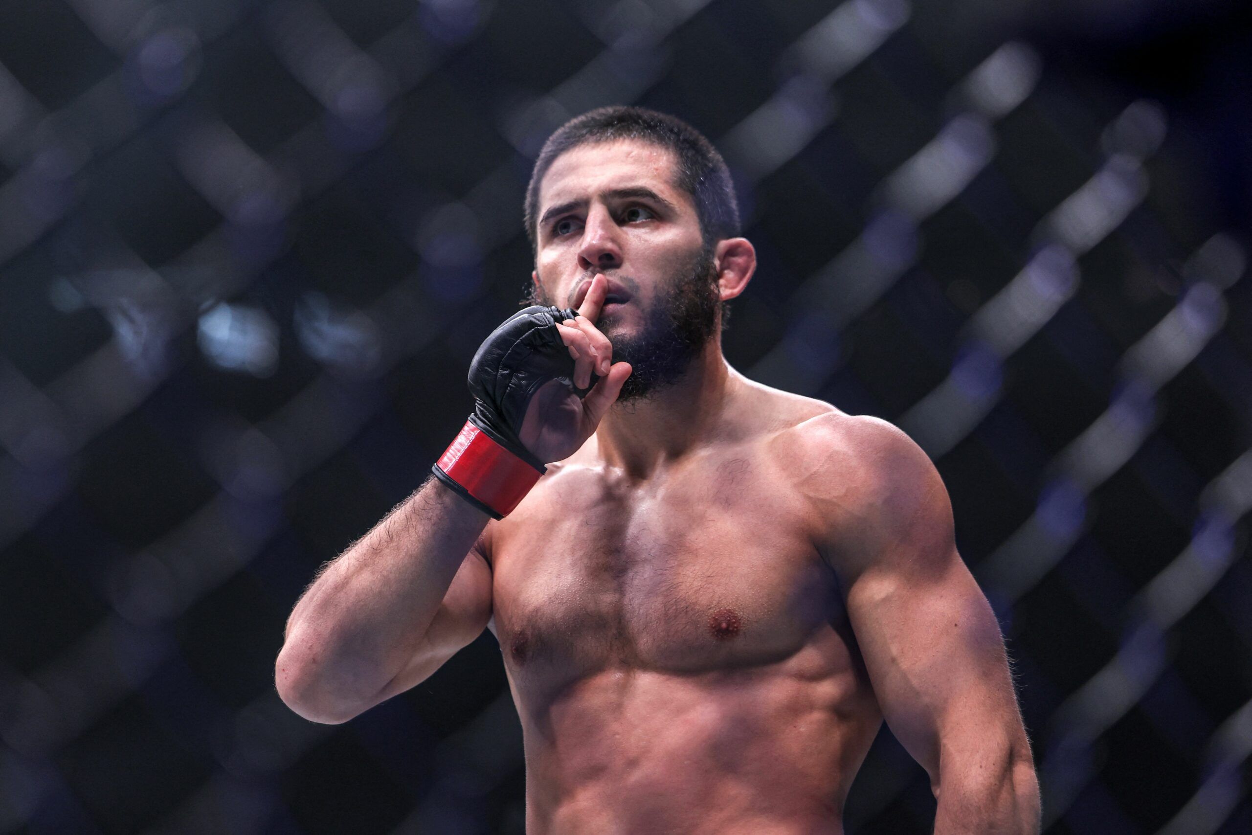 UFC champ Islam Makhachev jibes ‘permanent contender’…