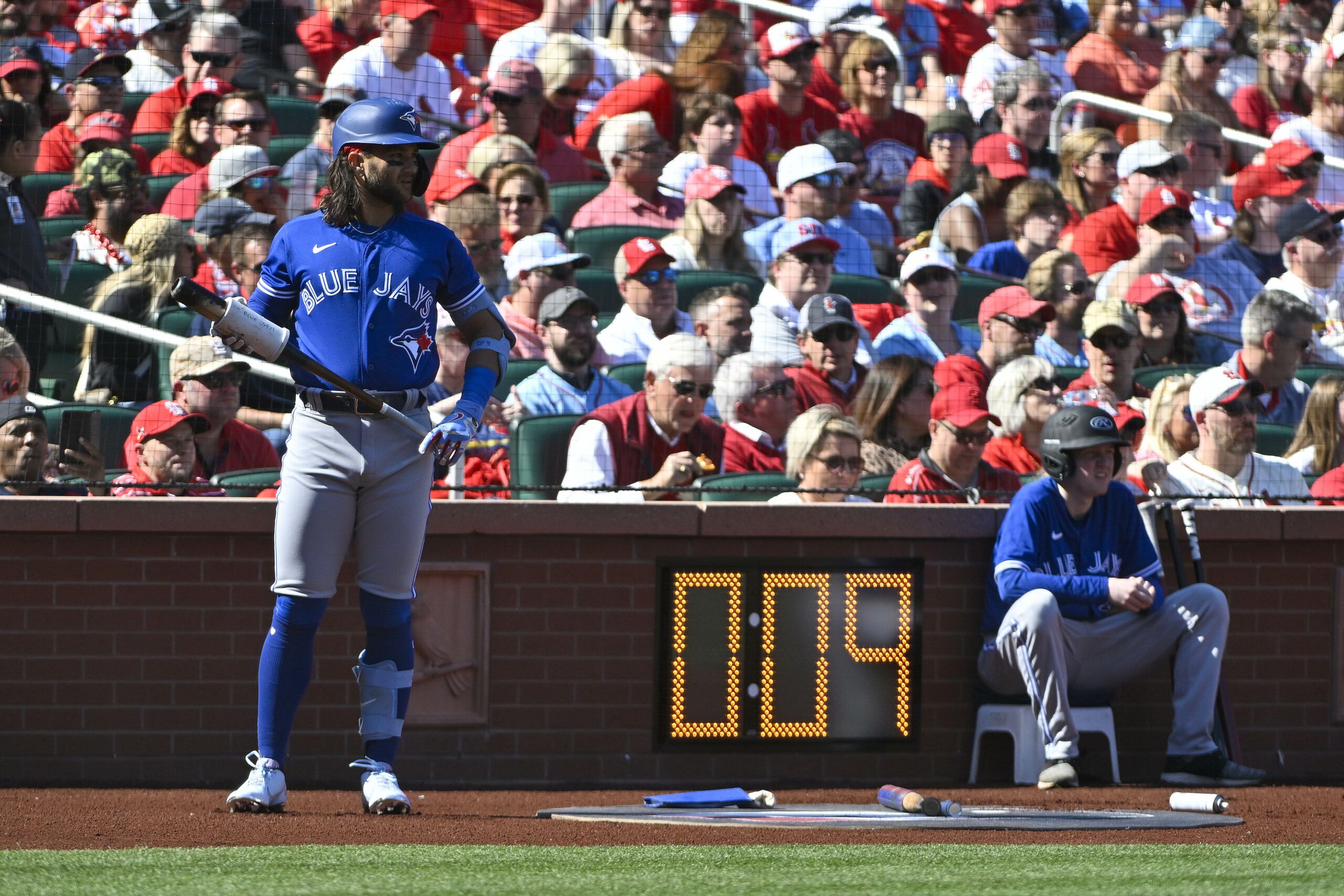 Why the MLB pitch clock is faster with runners on in…