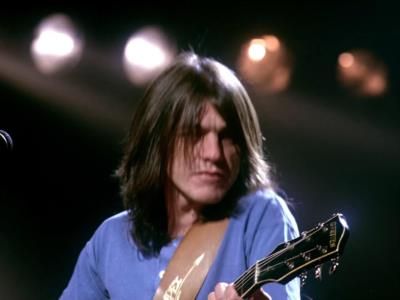 AC/DC's 'Thunderstruck' Returns To No. 1 On Billboard…