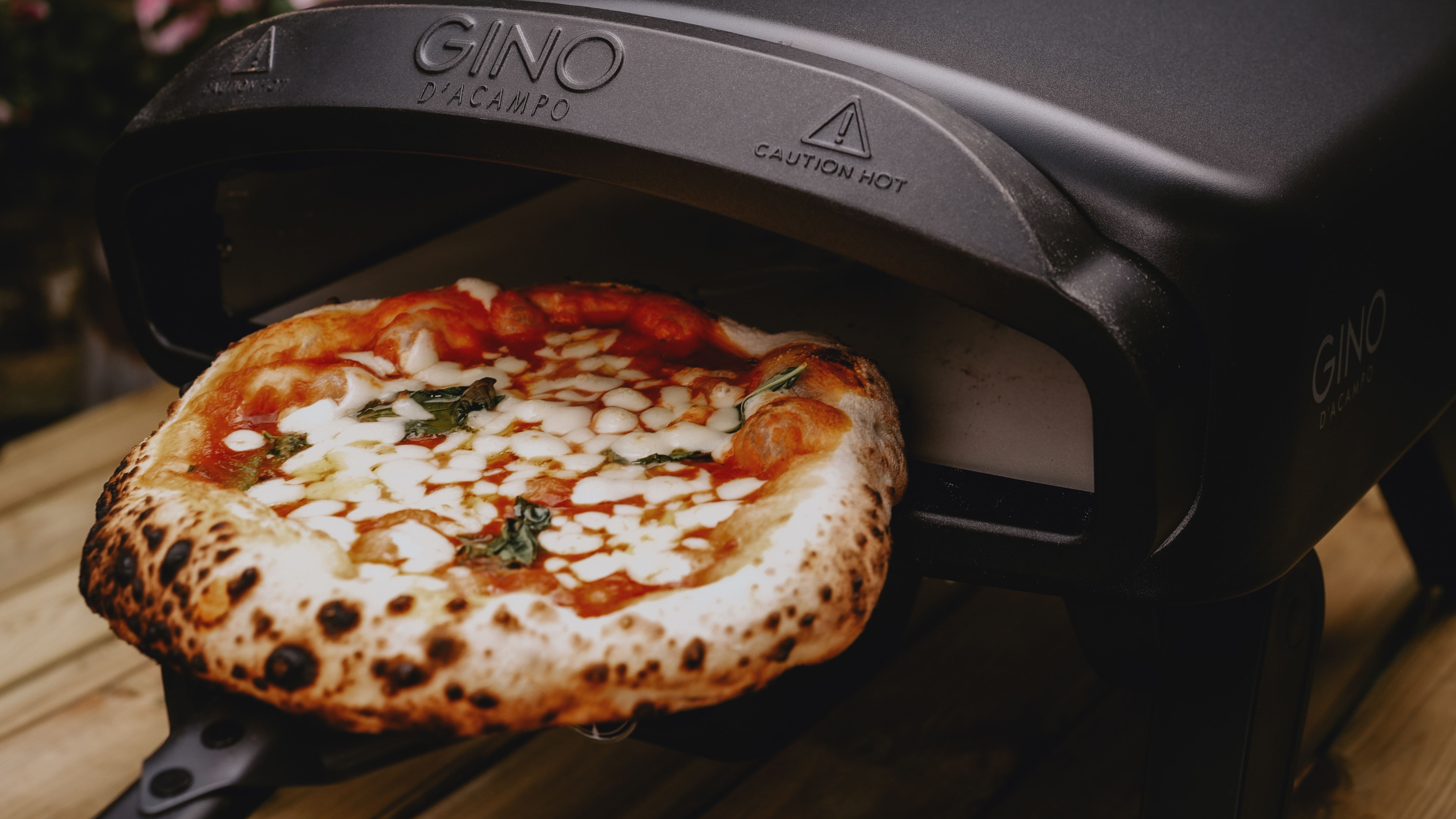 Gino D’Acampo Carbonio Pizza Oven review: design, form…