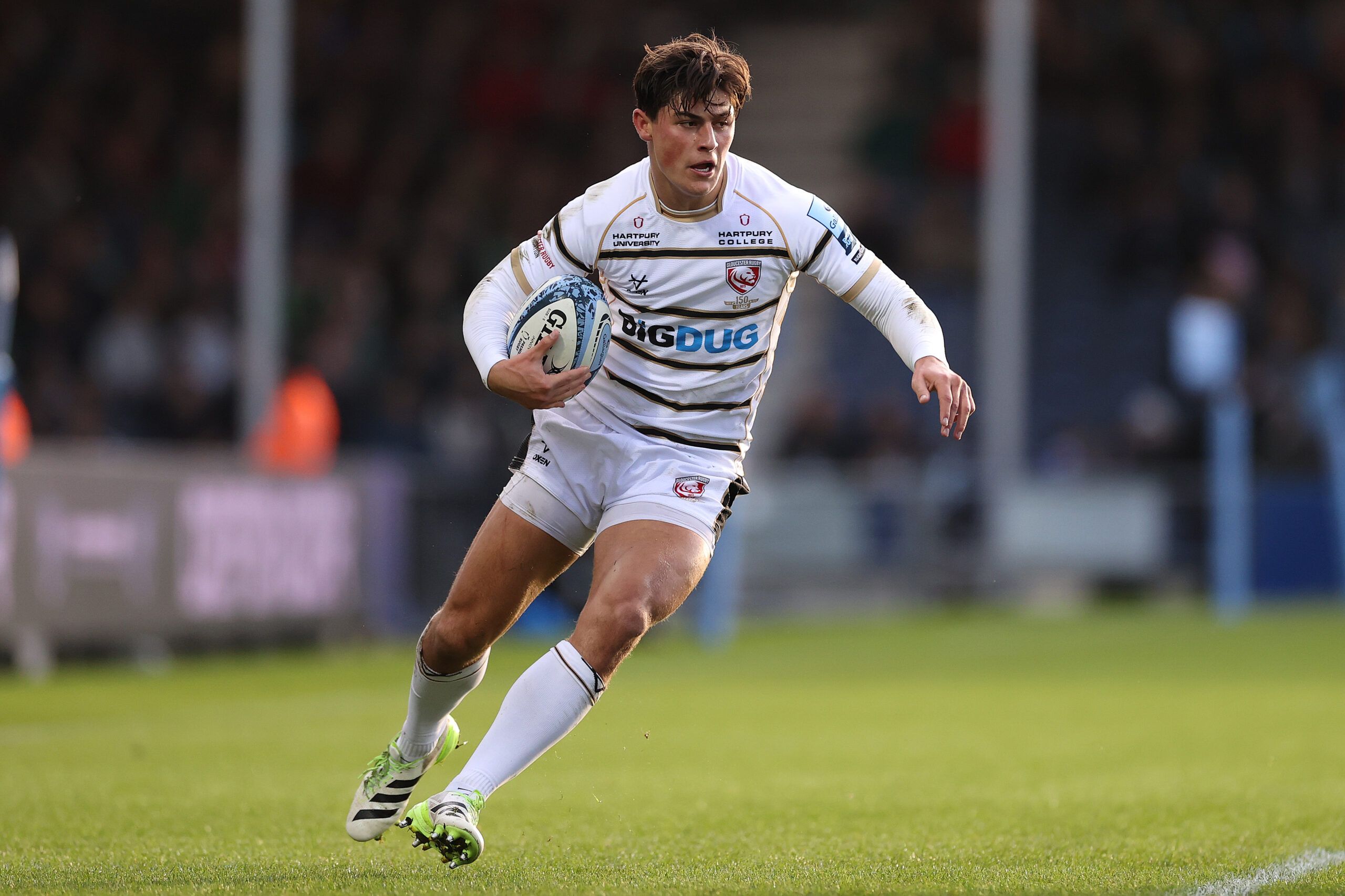 After visiting Broncos, rugby star Louis Rees-Zammit…