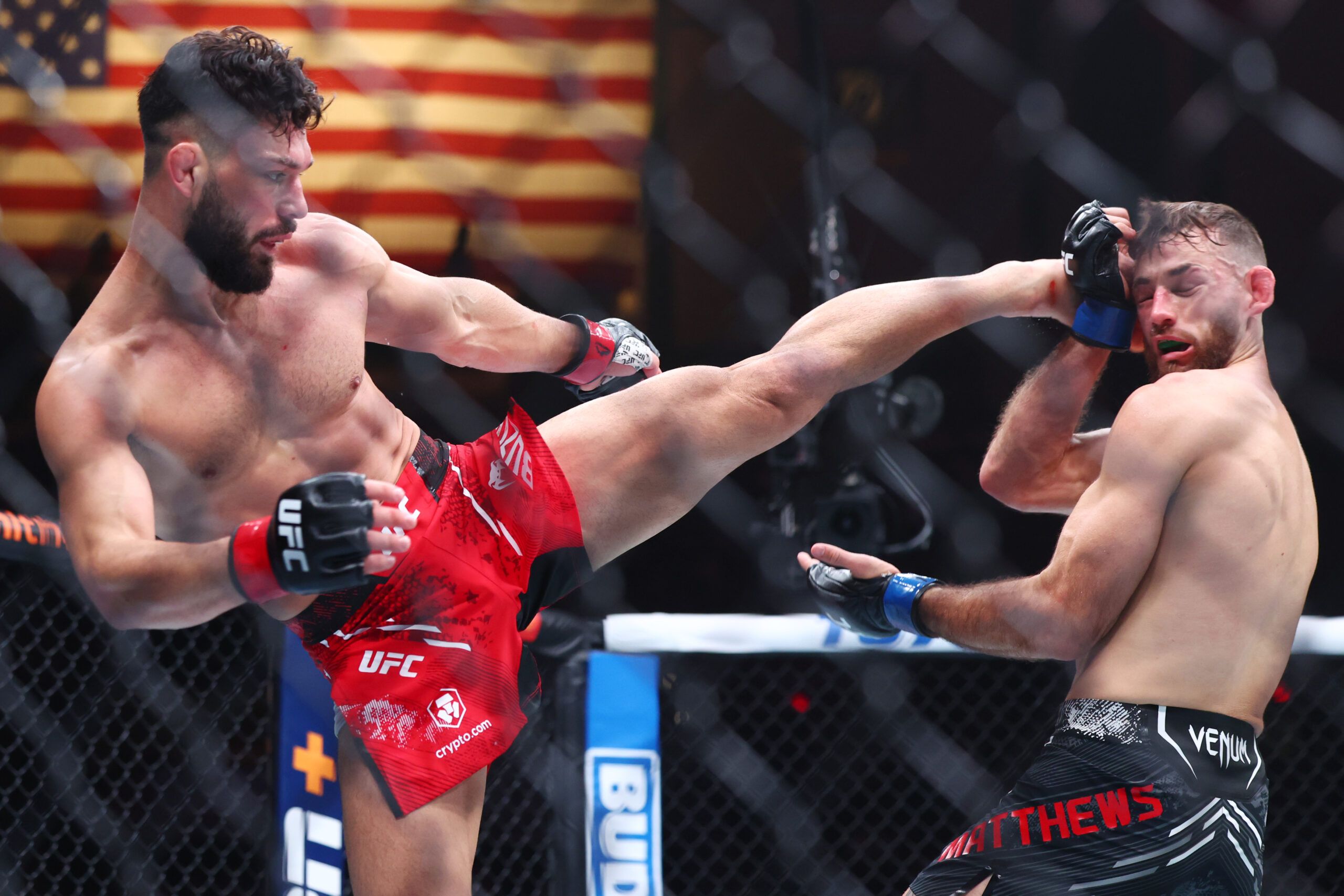 Dennis Buzukja def. Connor Matthews at UFC on ESPN 54:…