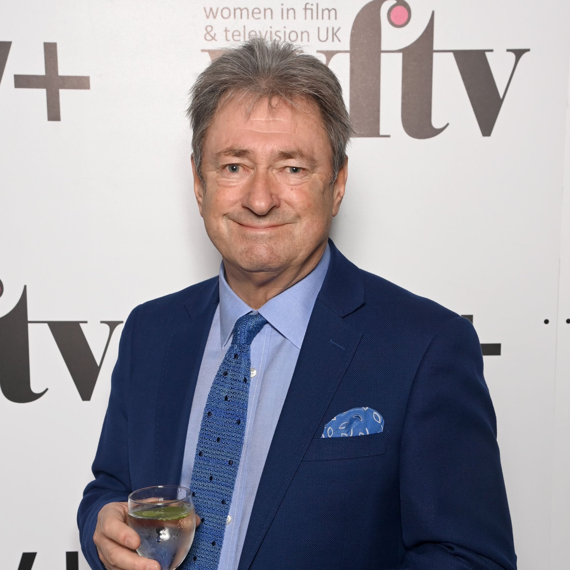 Alan Titchmarsh's clever trick for filling decorative…