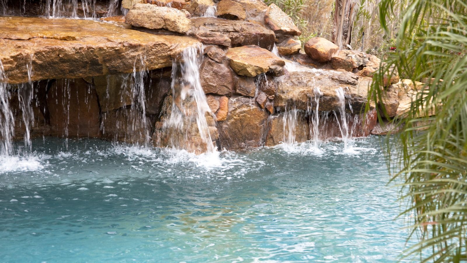 What is a pool grotto? Explore how to transform your…