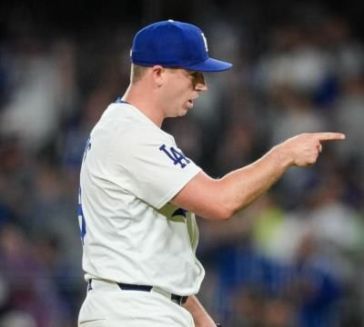 Exciting Action Shots Of Los Angeles Dodgers Baseball…