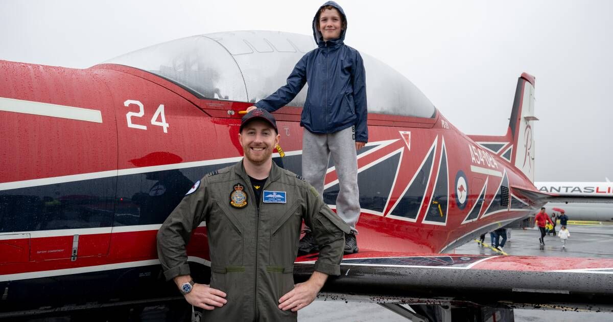 'The Ferrari of the skies': aviation fans flock to…