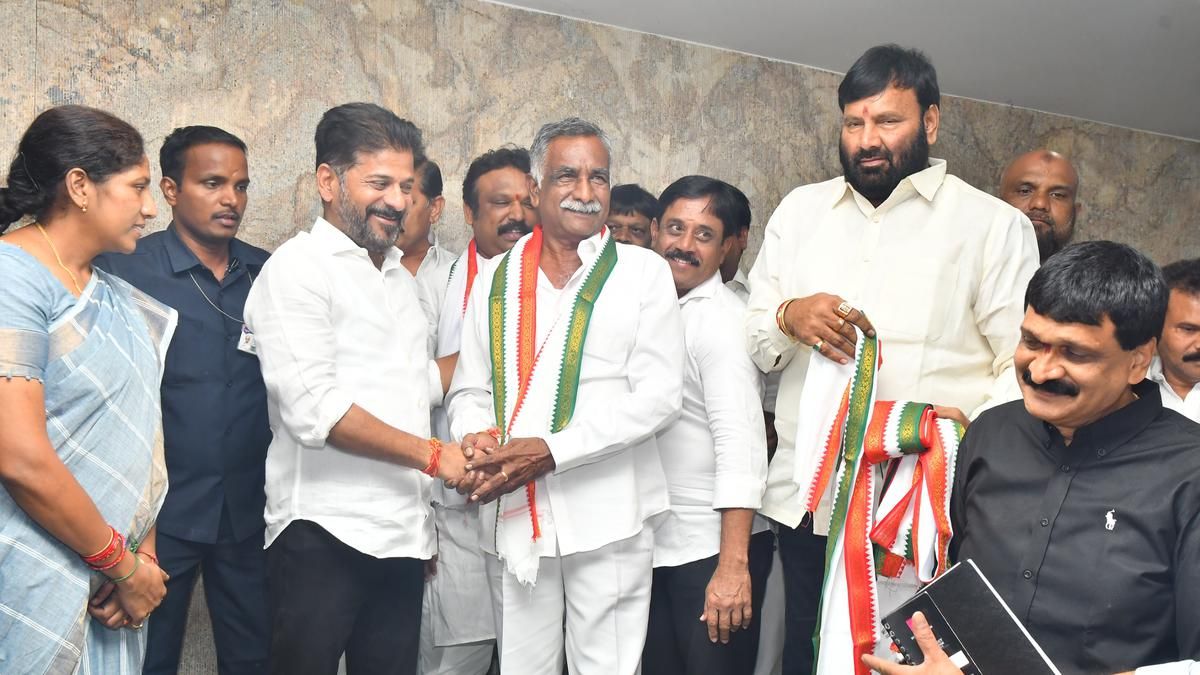Former SCB VP Jampana Pratap joins Congress