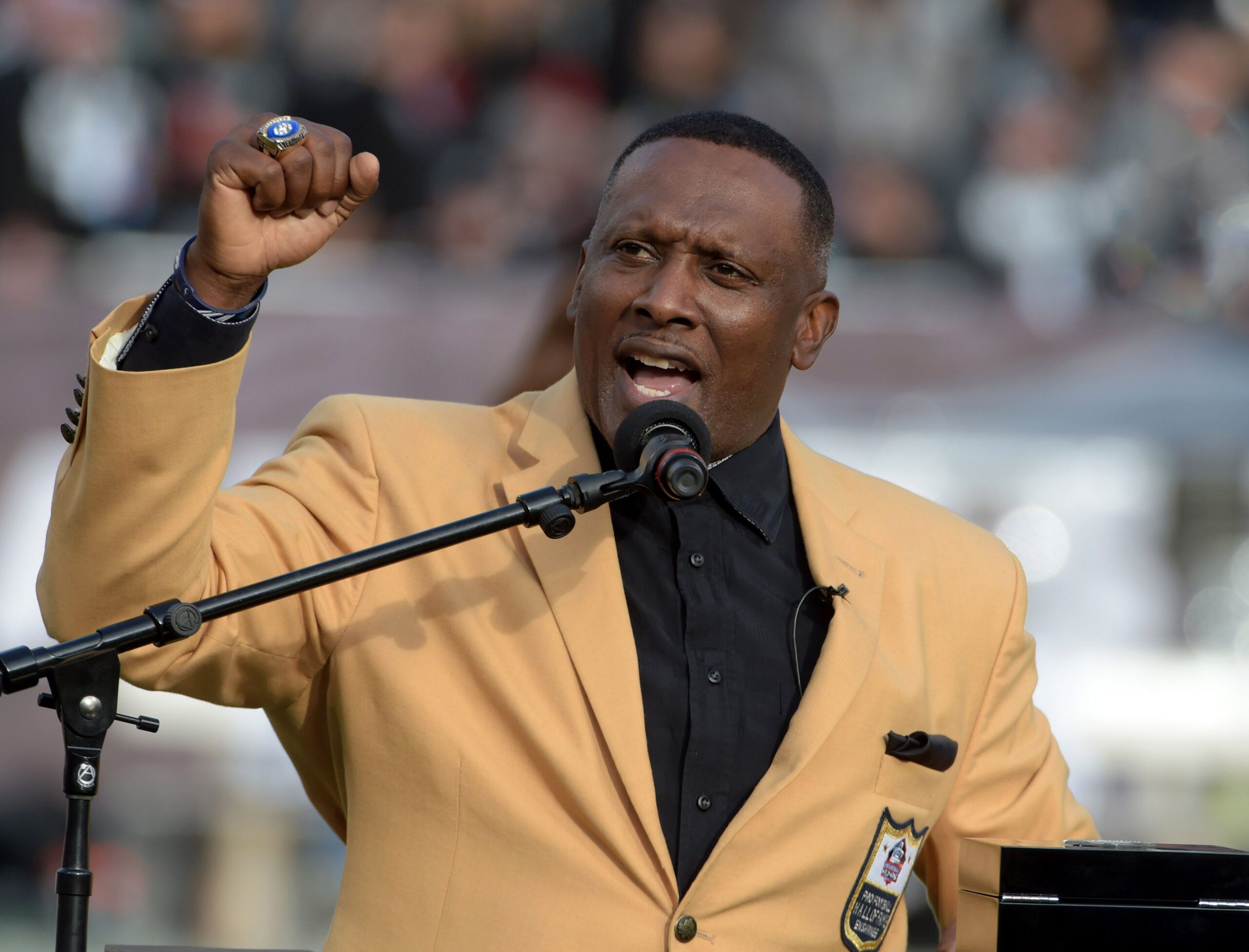 Hall of Famer Tim Brown recalls setting NFL record for…
