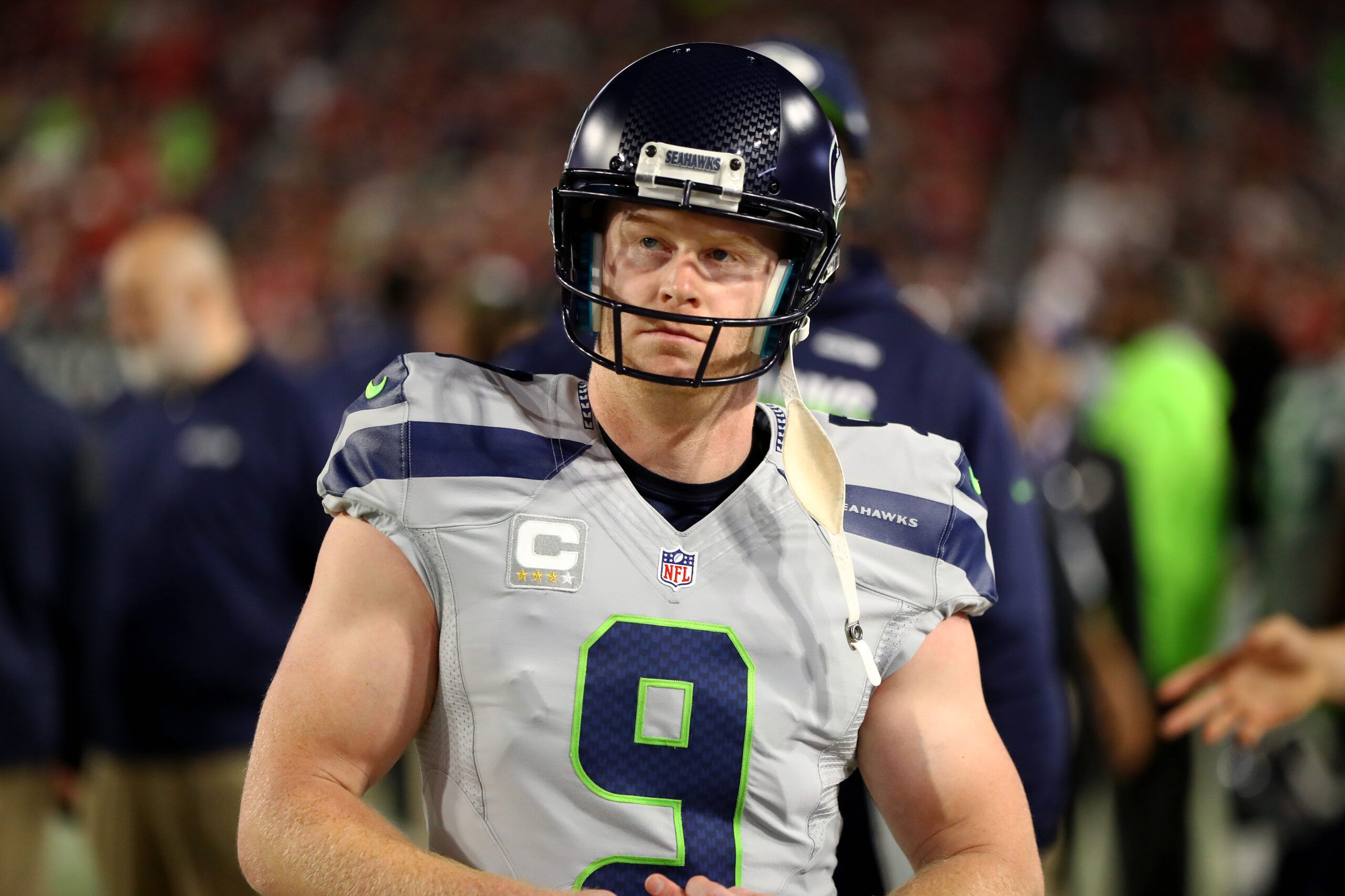 Jon Ryan makes peace with Julian Love over cigars…