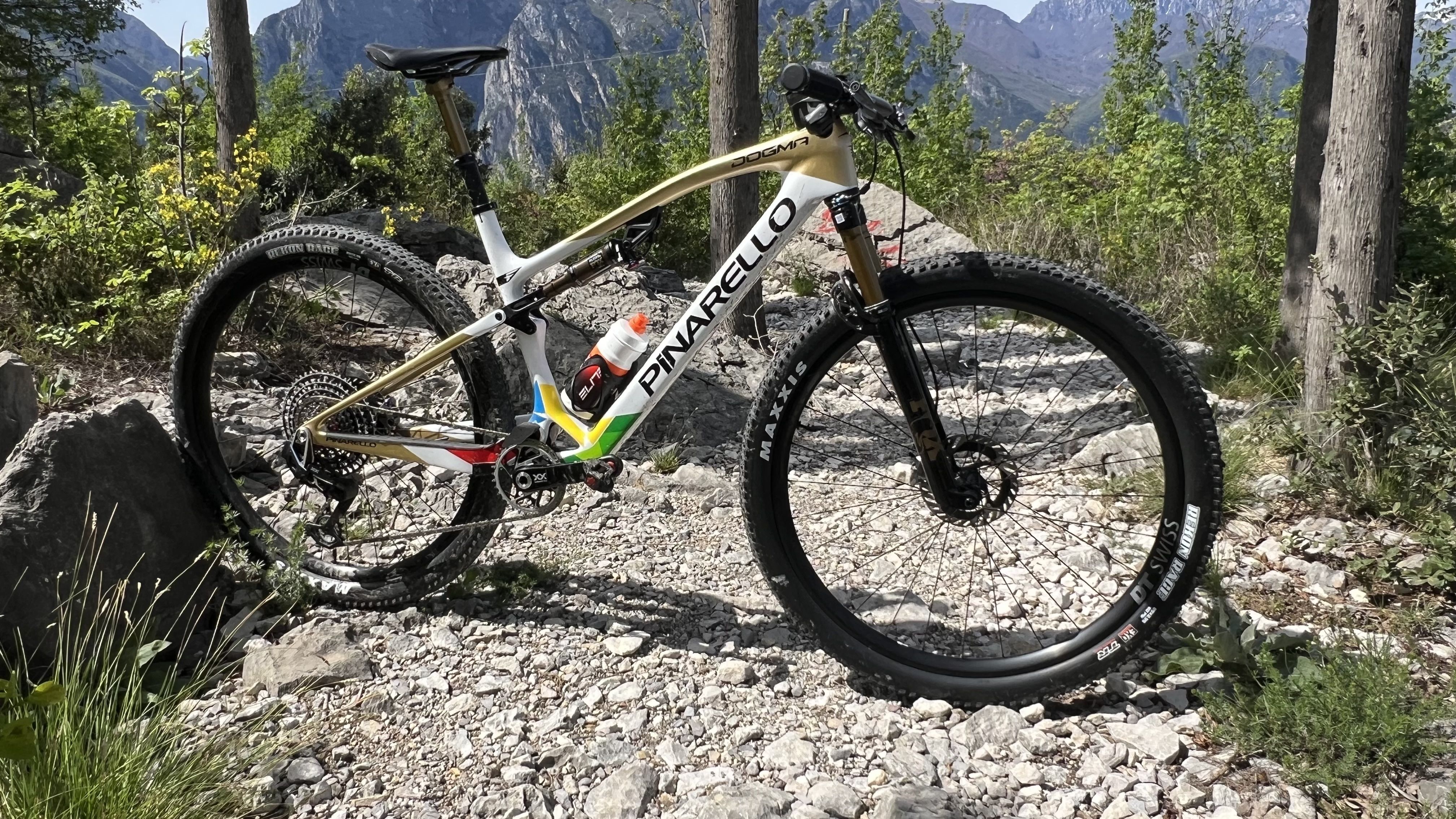Tom Pidcock's XC race bike tested, super light tires,…
