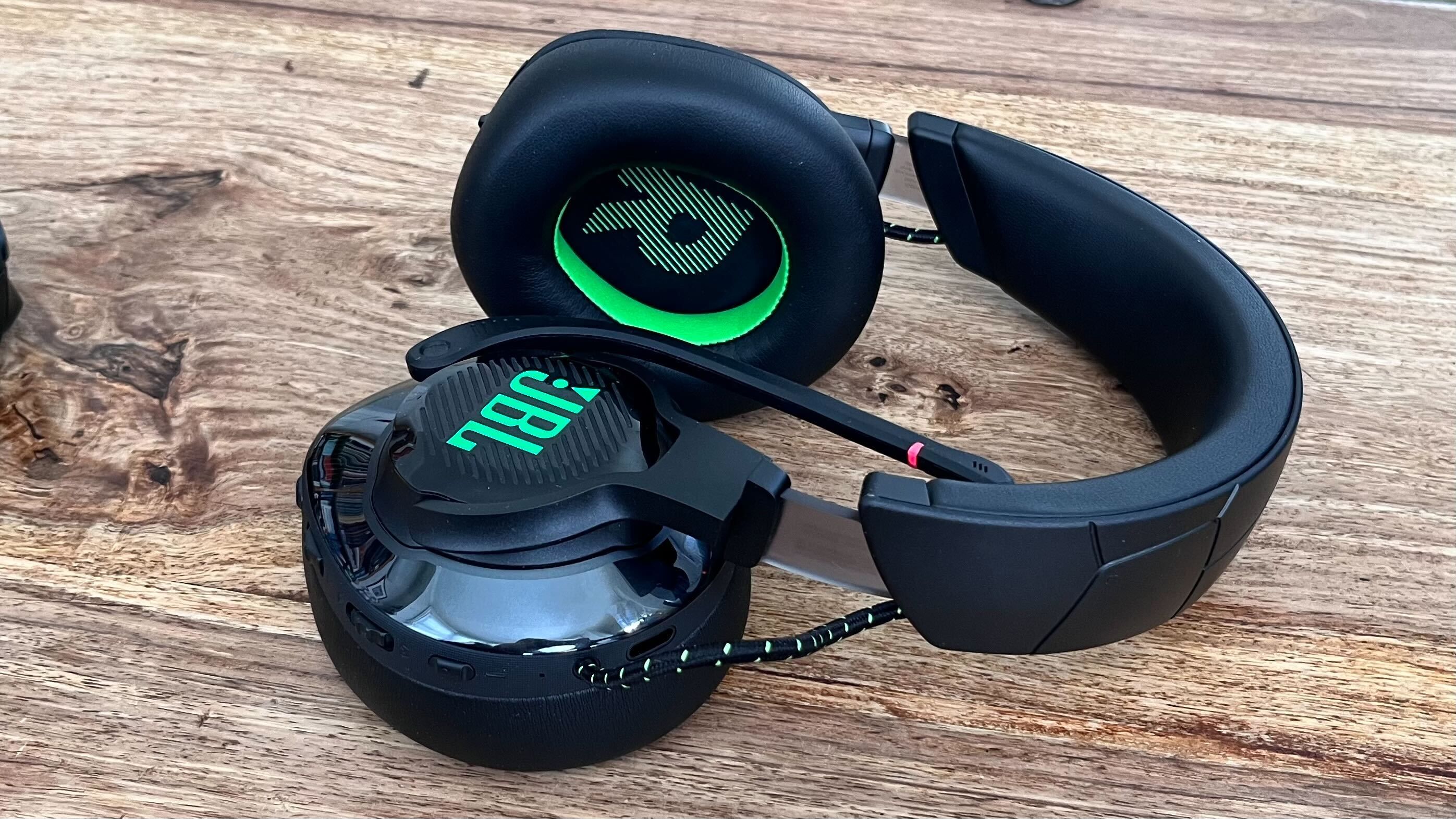 JBL Quantum 910X review: great gaming audio, but some…