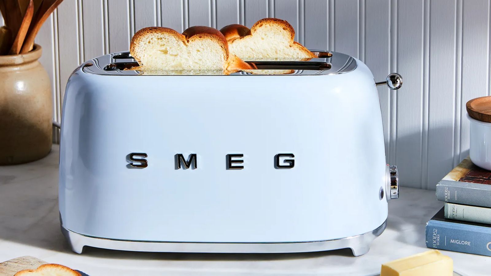 Our appliance experts explain how to choose a toaster…