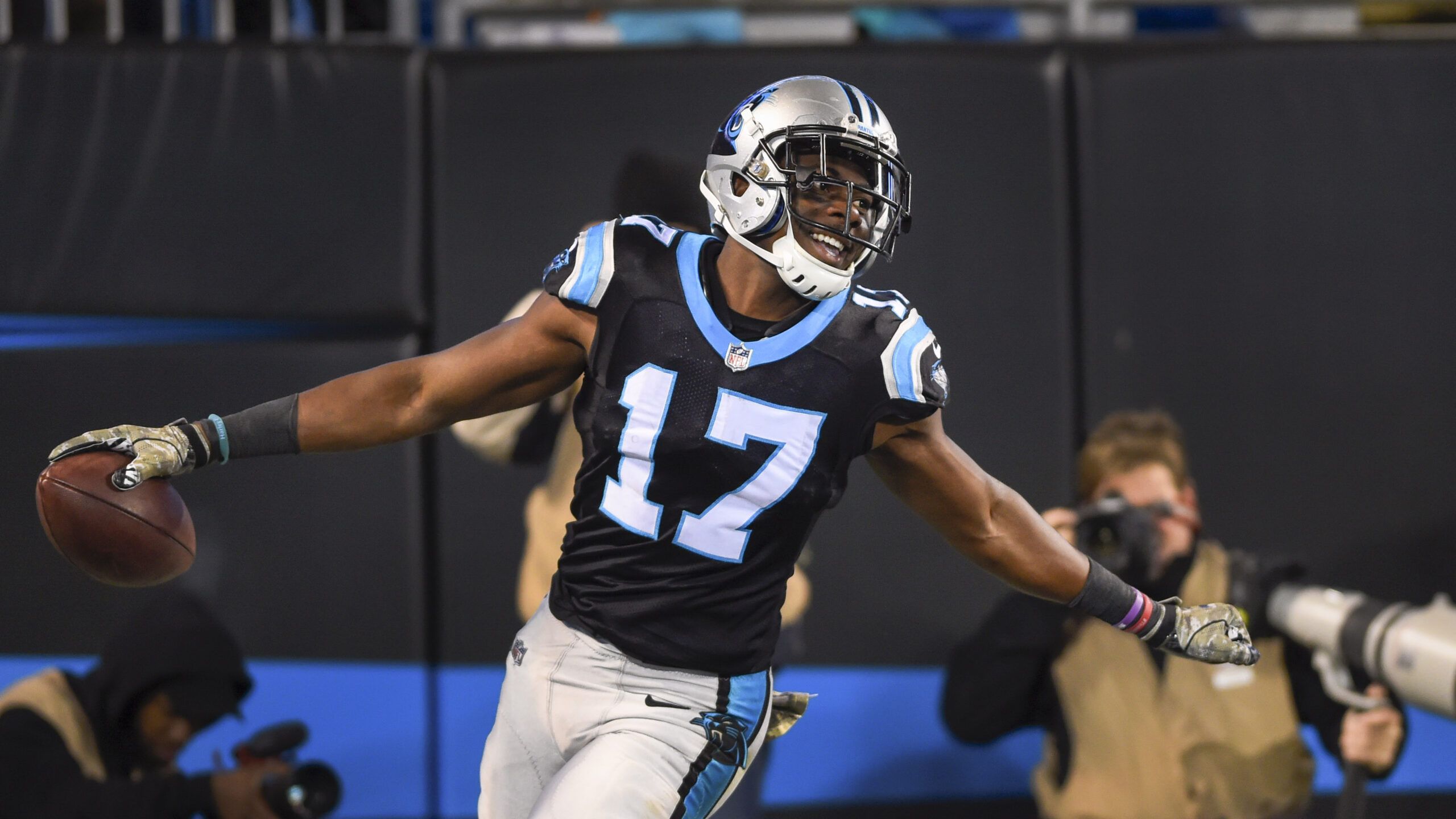 Former Panthers WR Devin Funchess makes history by…