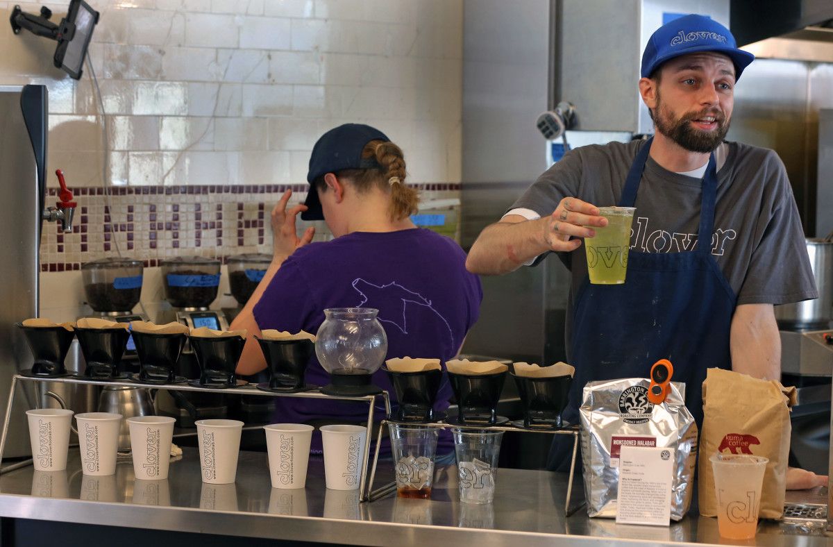 Bankrupt fast-food chain exits Chapter 11; to expand…