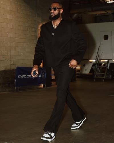 Lebron James: A Study In Cool Confidence And…