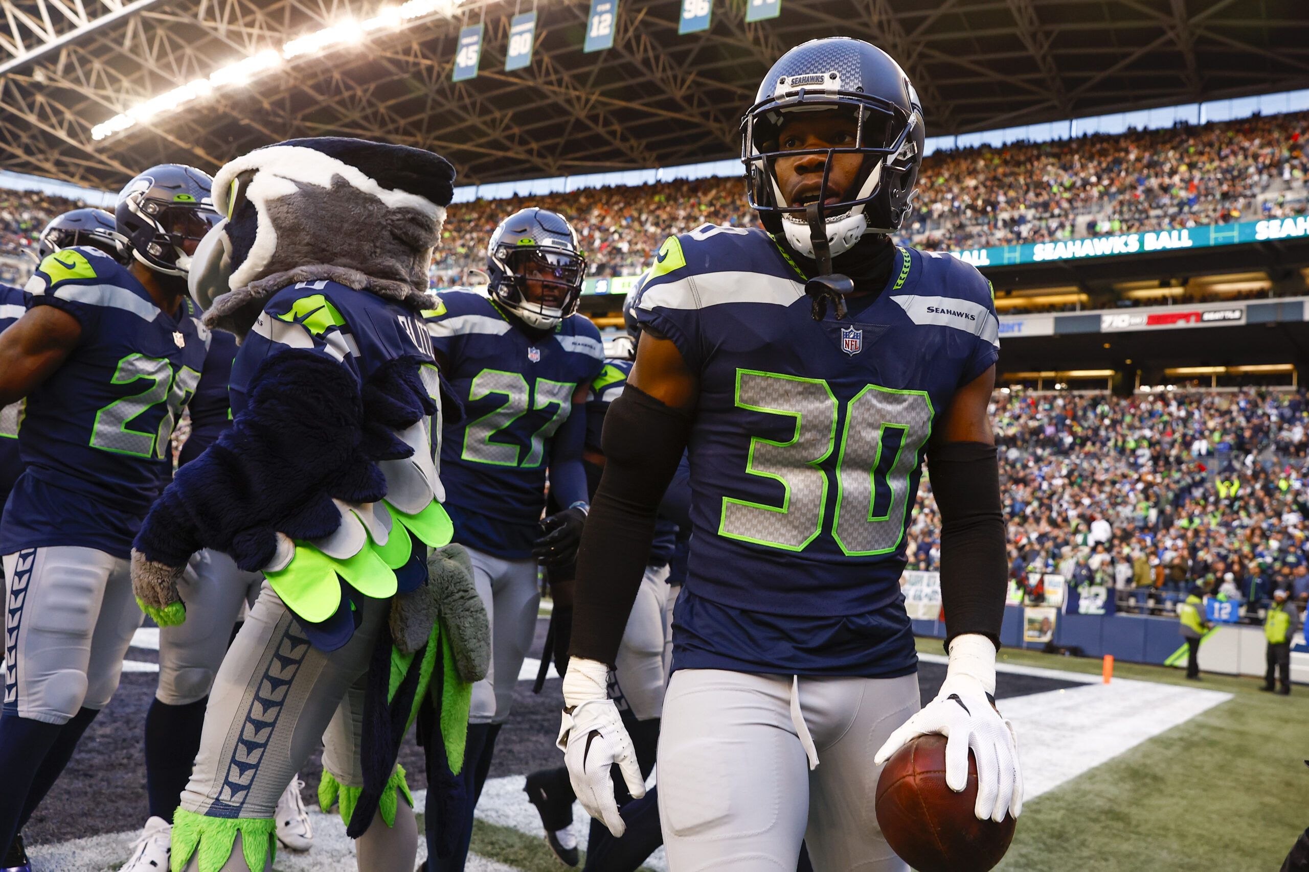 Seahawks save almost $2 million on new contract for CB…