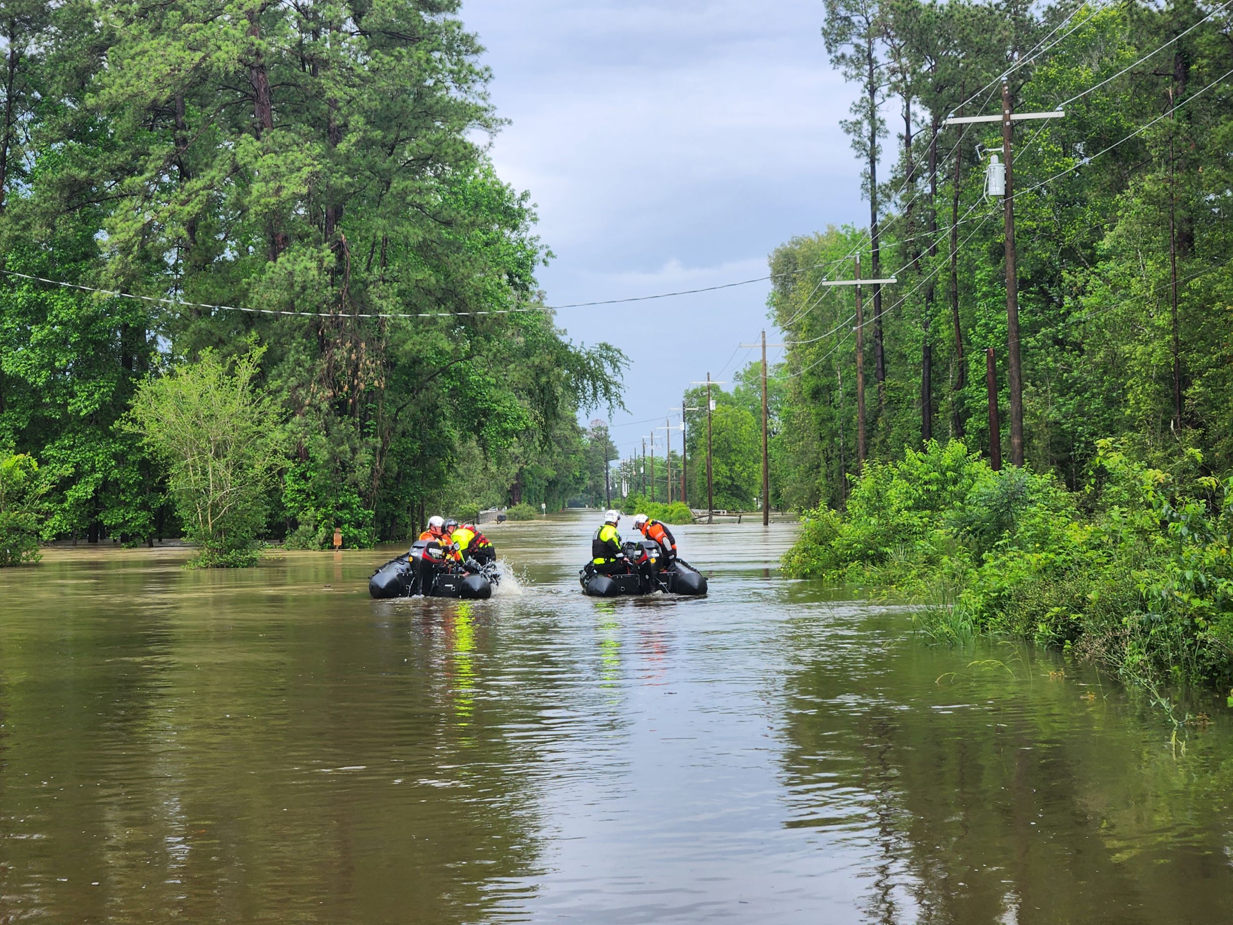 Houston area flooding continues as heavy rains ease in…