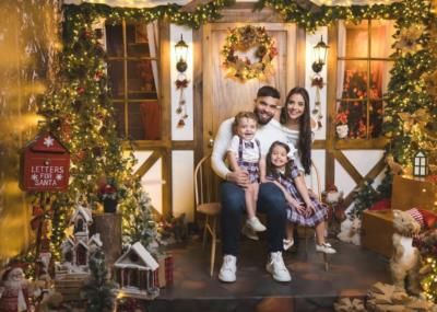 Capturing Holiday Joy: José Marmolejos And Family…