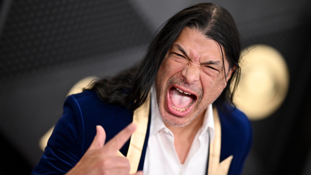 Robert Trujillo reflects on first Metallica shows:…