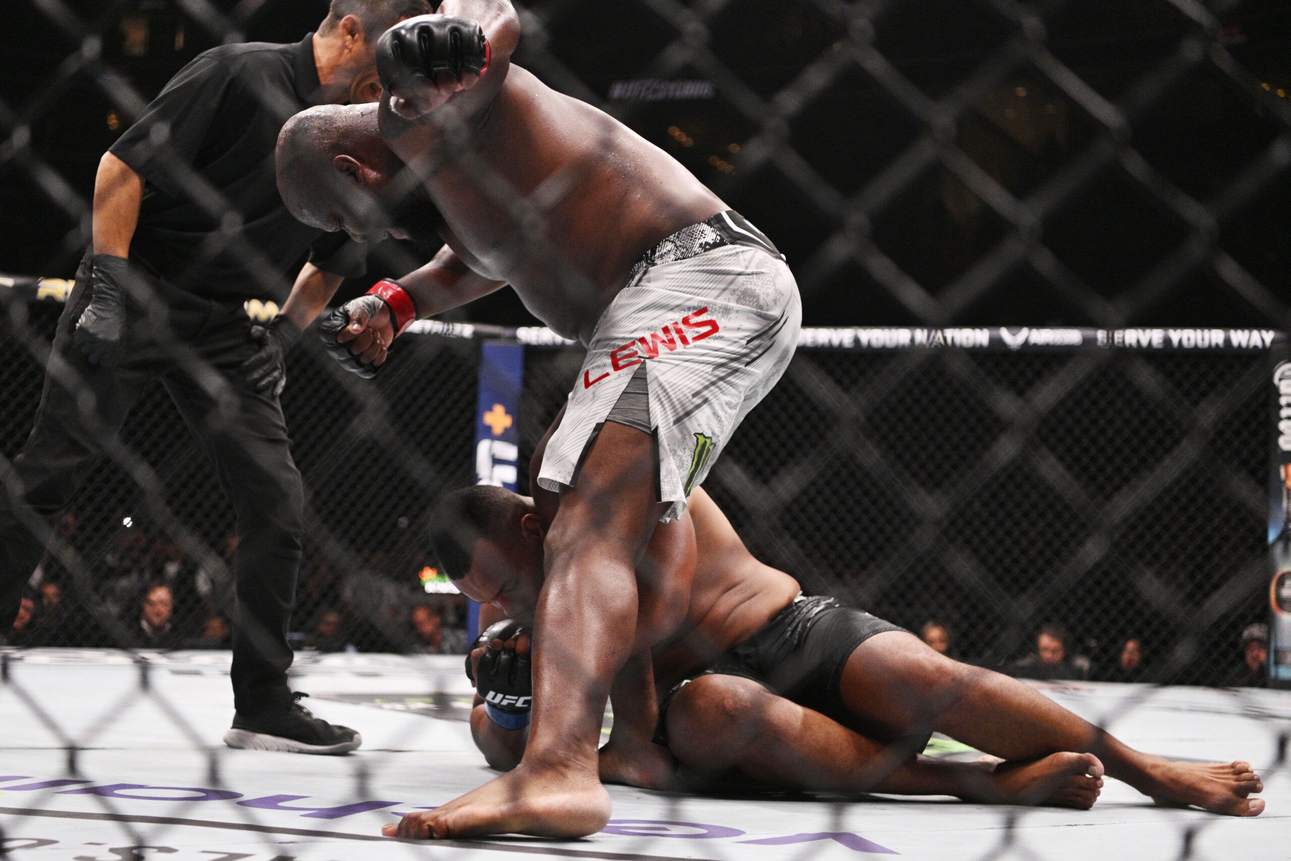 Derrick Lewis def. Rodrigo Nascimento at UFC on ESPN…