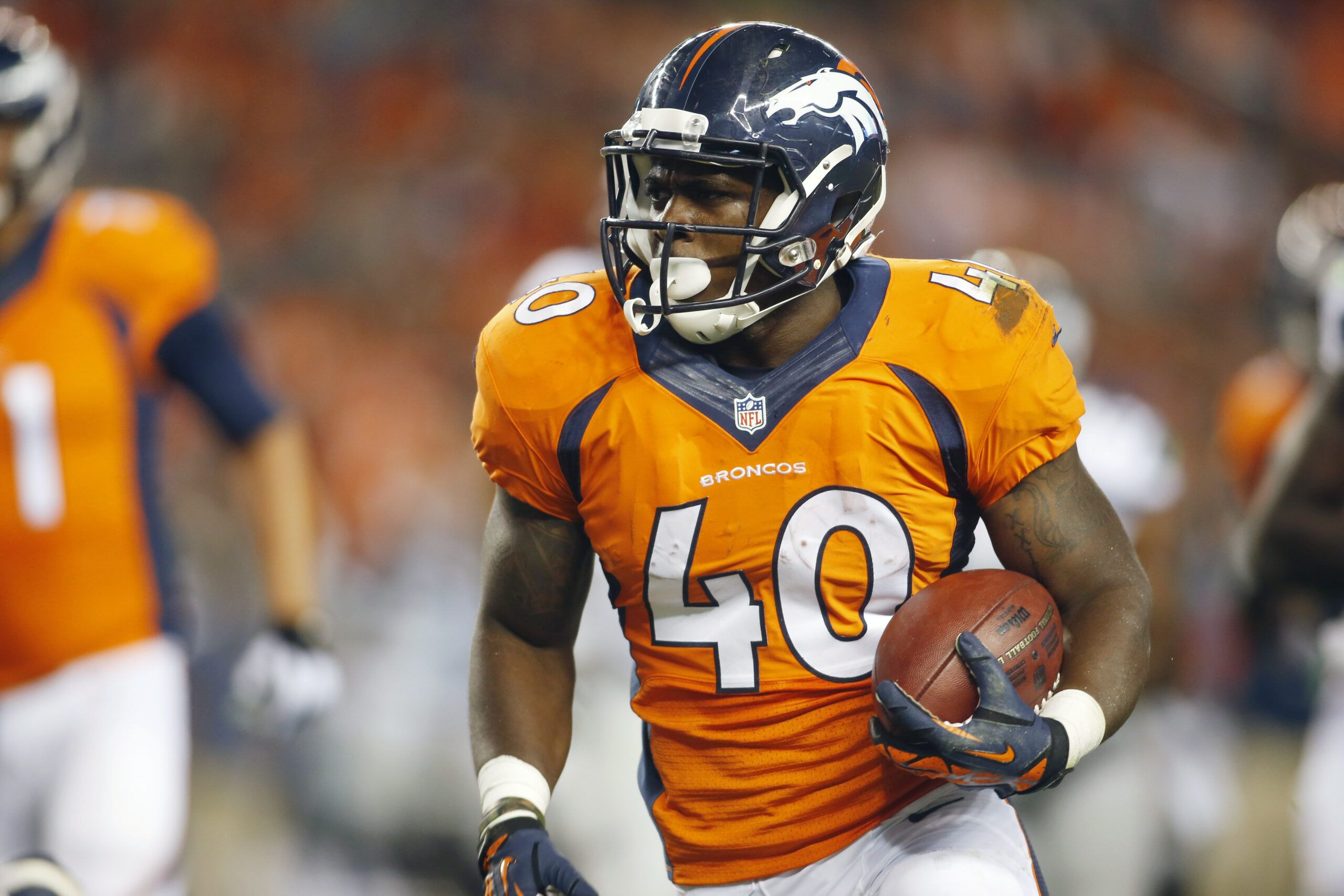 Who was the best player to wear No. 40 for the Broncos?