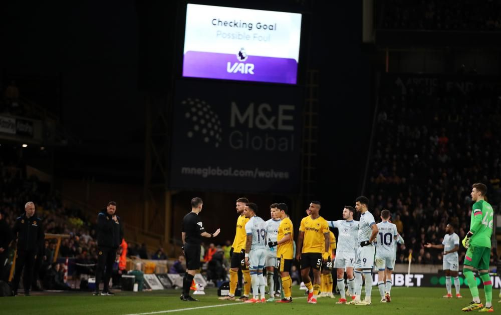 ‘Erosion of trust’: Wolves trigger vote to scrap VAR…