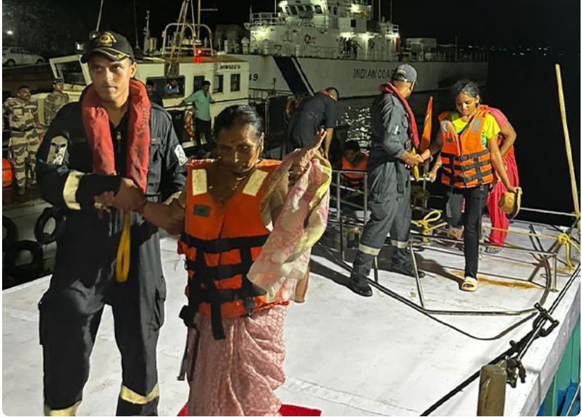 Goa: Indian Coast Guard rescues a boat and averts a…