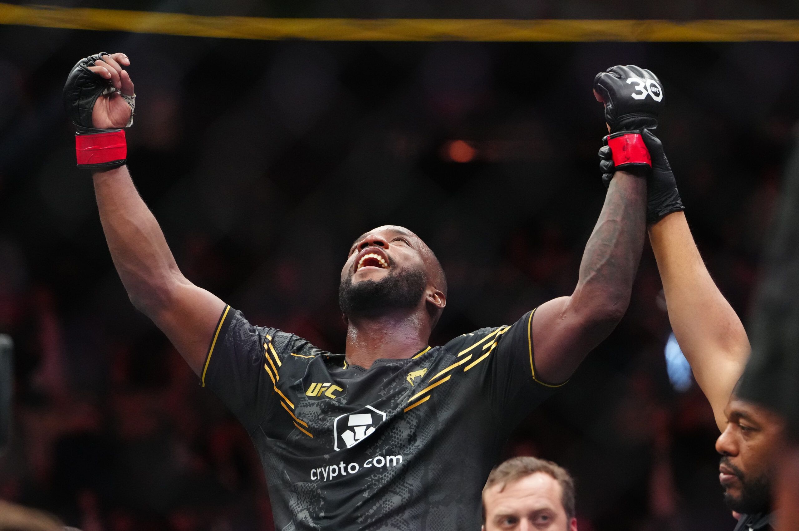 UFC champion Leon Edwards welcomes Conor McGregor…