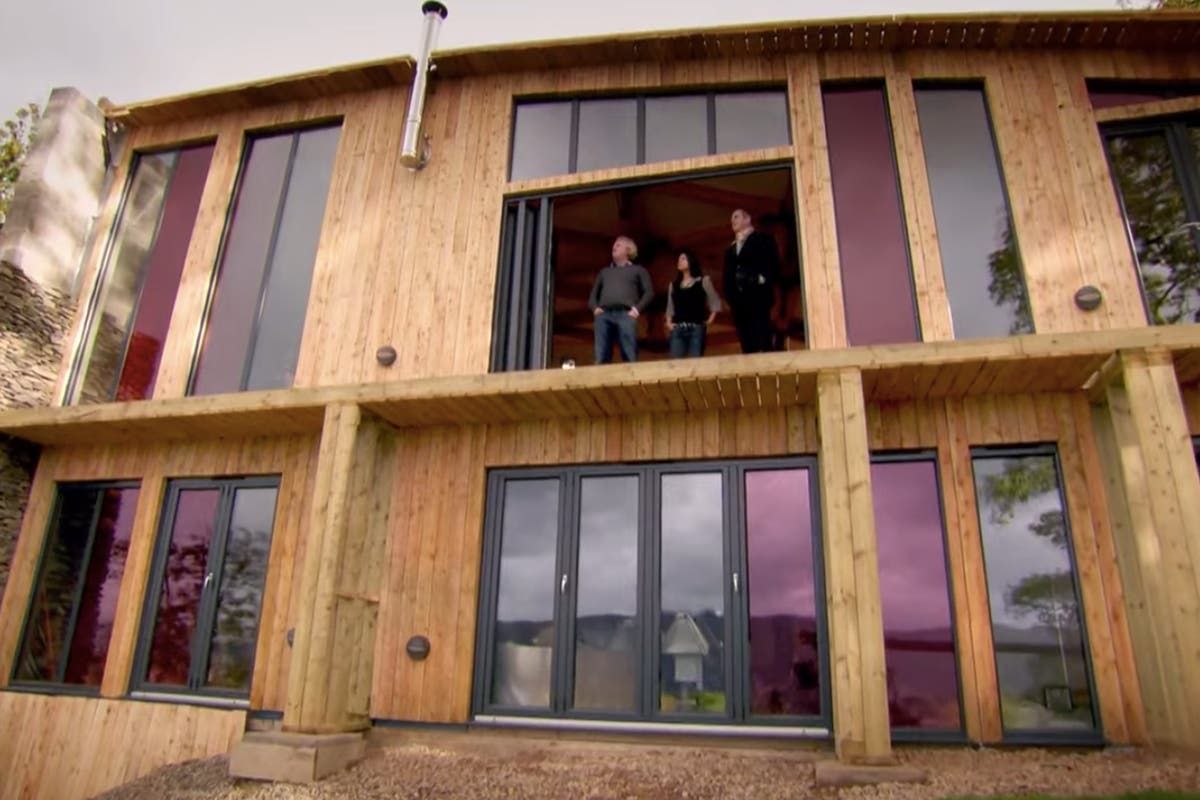Iconic Grand Designs B&B that blends into its Lake…