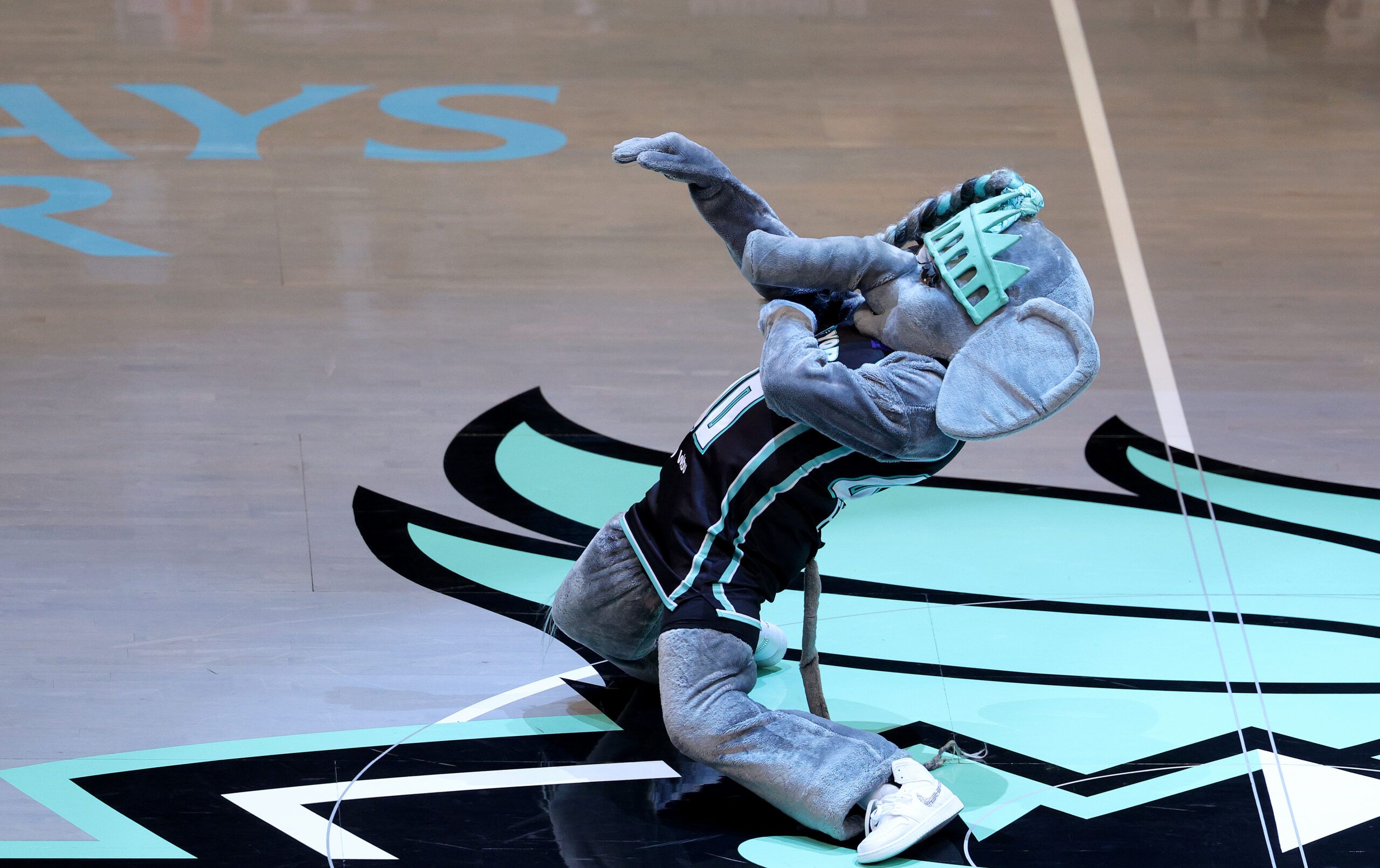 Who is Ellie the Elephant? Meet the New York Liberty’s…