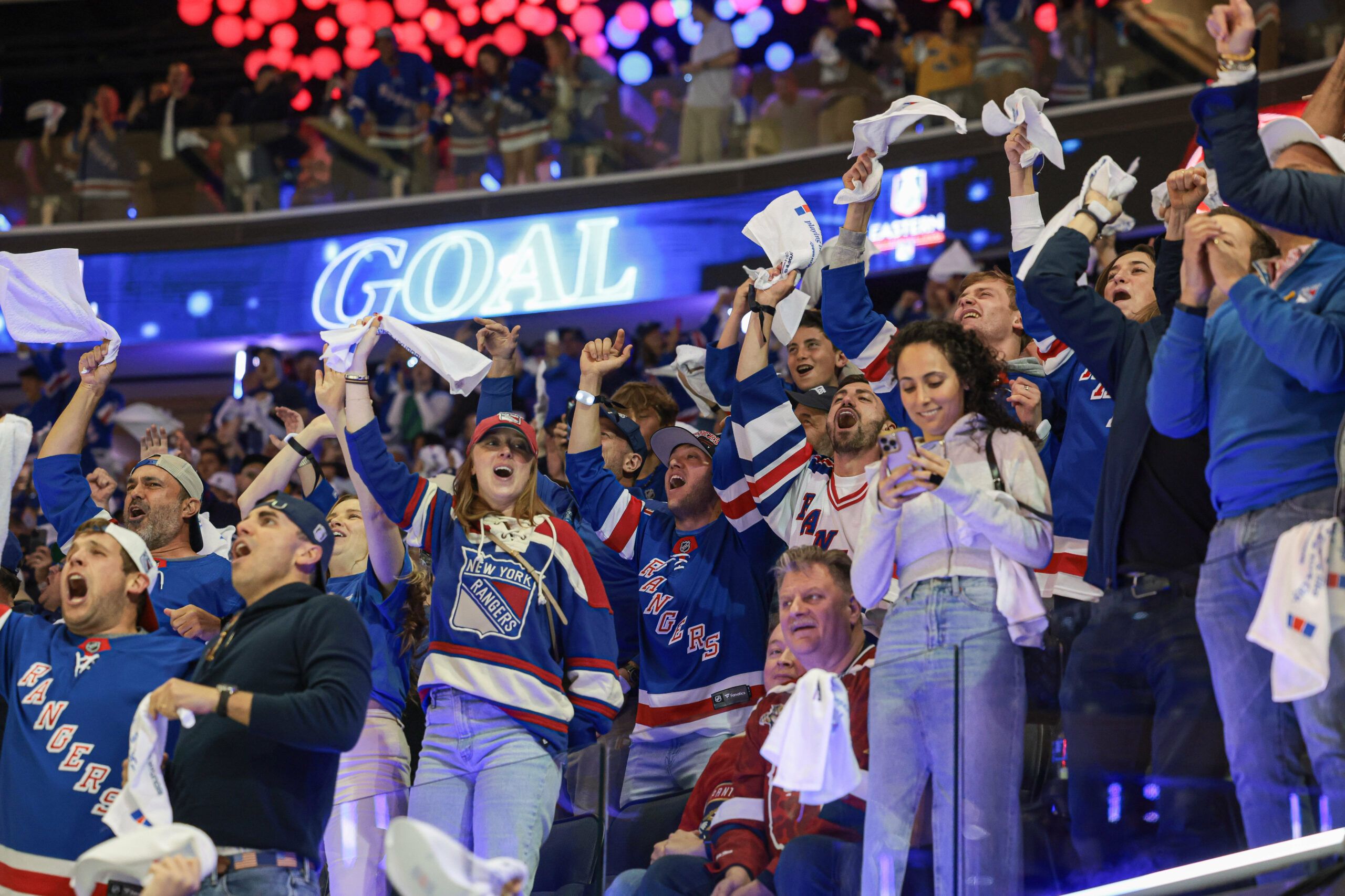 Watch: Bob Wischusen calls overtime game-winner for…