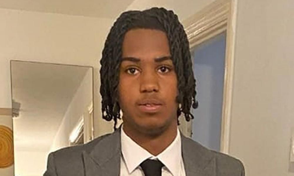 Teenager, 17, arrested over fatal stabbing of…