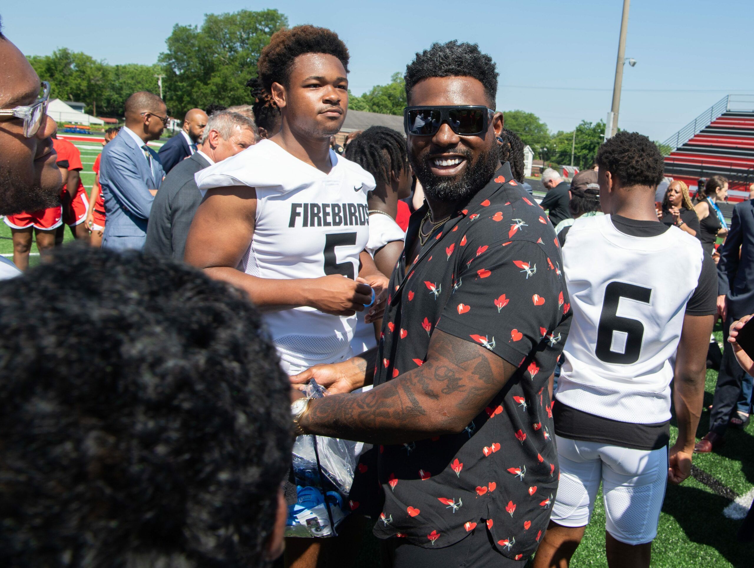 Ex-Titans TE Delanie Walker endorses ‘Mr. Mayonnaise’…