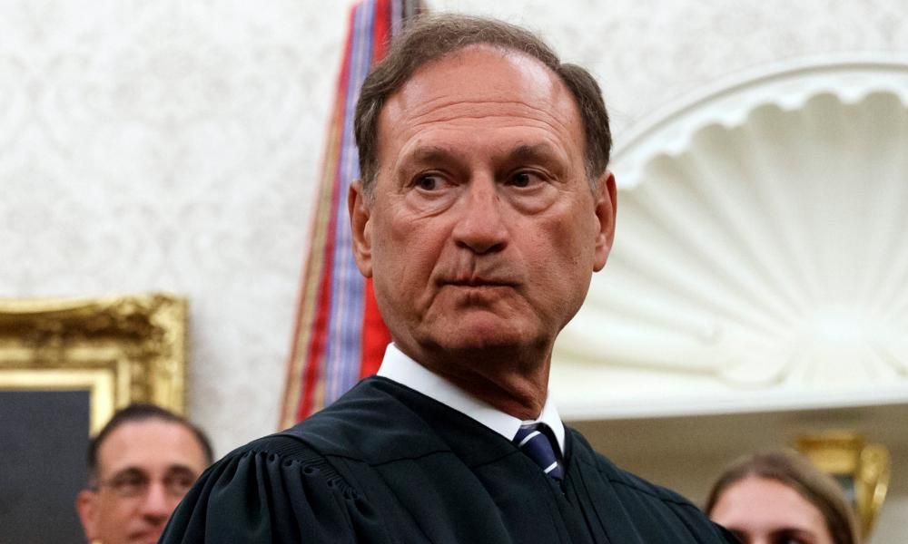 US flag was flying upside-down in Alito yard before…